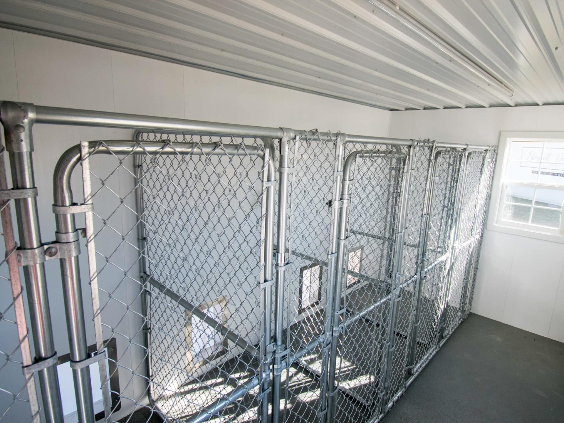 Insulated Dog Kennels For Sale In Texas | Deluxe Kennels