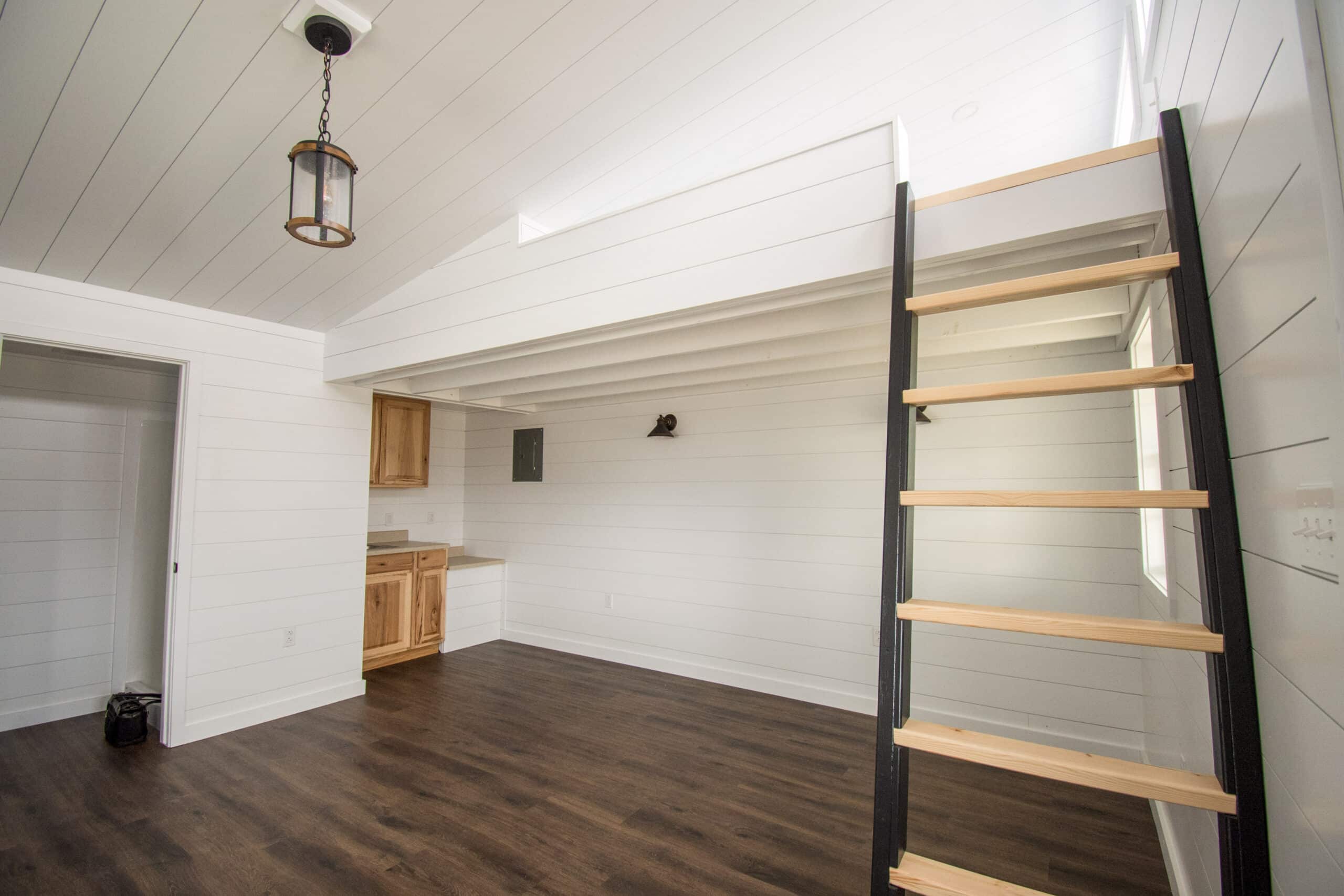 The Modern prefab cabin - Lone Star Structures