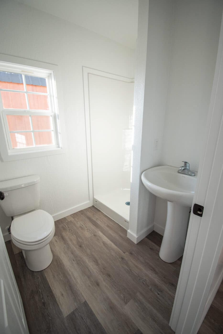 The Outpost Small Cabins: Lonestar Structures