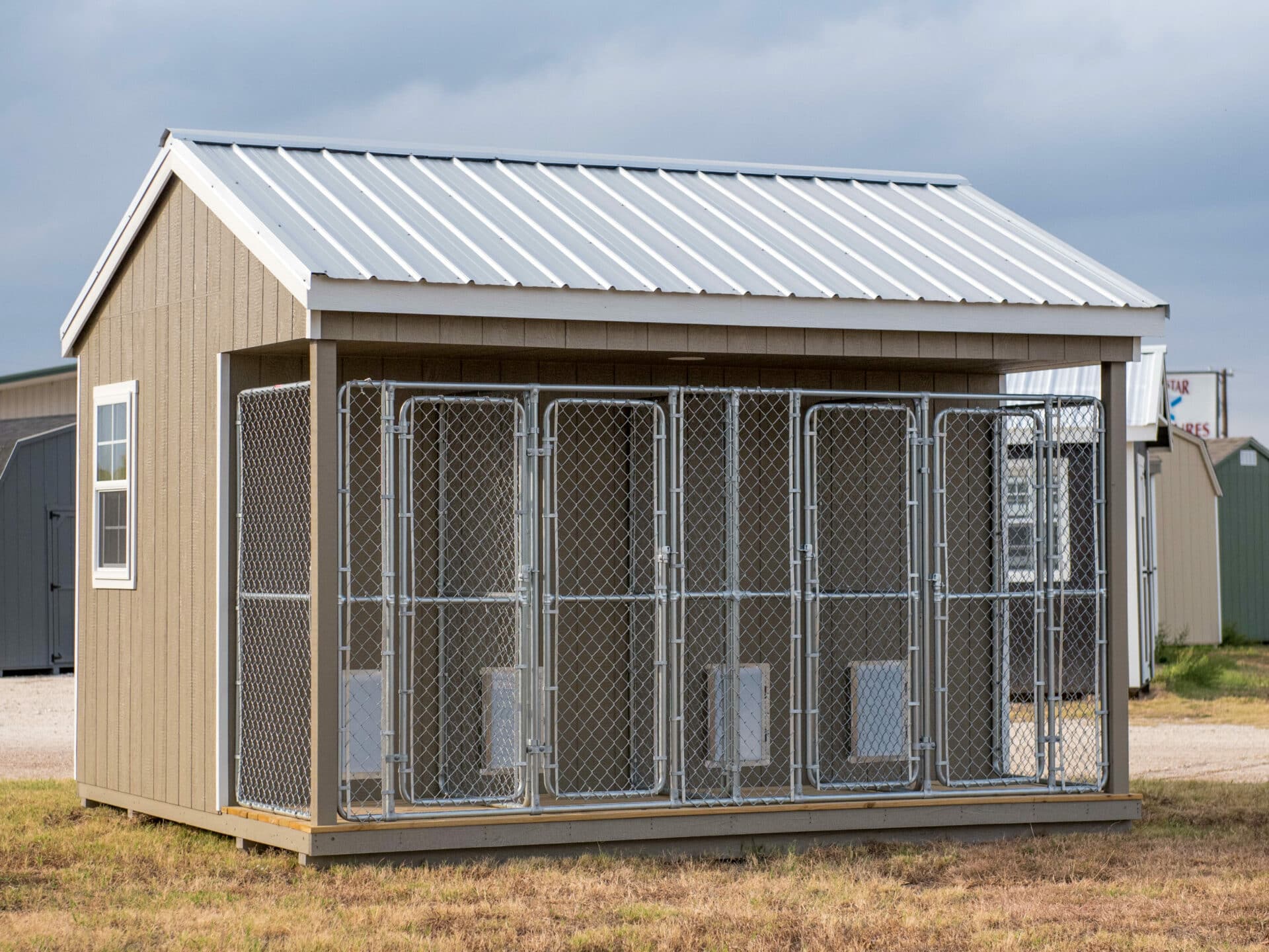Commercial Dog Kennels In Texas | Housing For Multiple Dogs